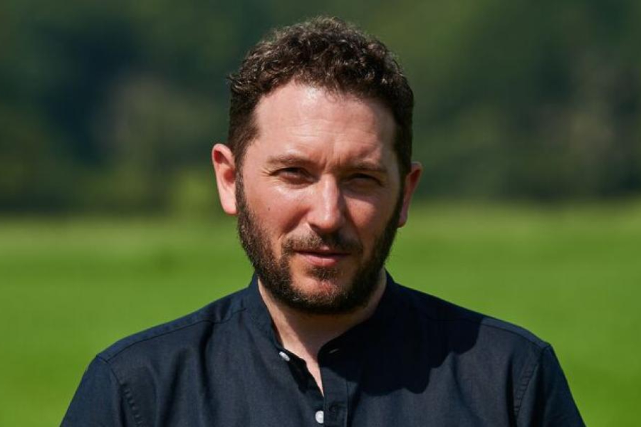 Jon Richardson Does Up A Pub In New Series