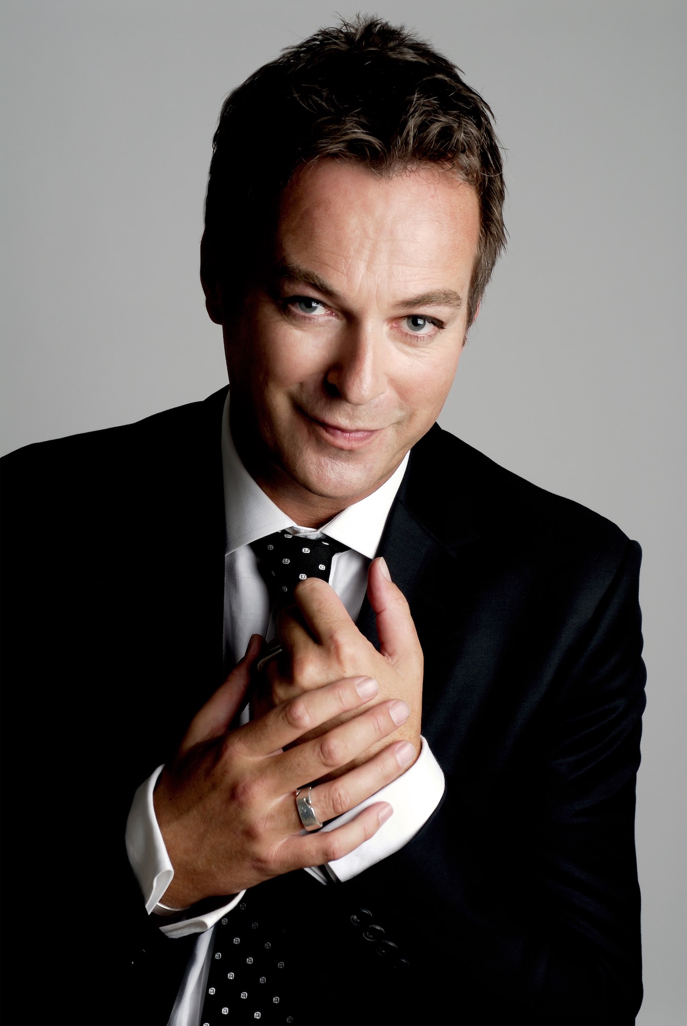 News: Julian Clary Extends Born To Mince Tour Into 2020