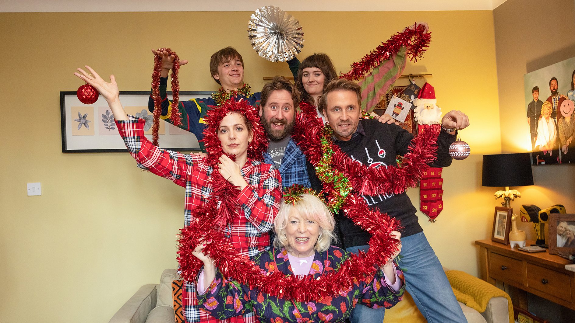 Here We Go Cast Talk About Their Christmas Special