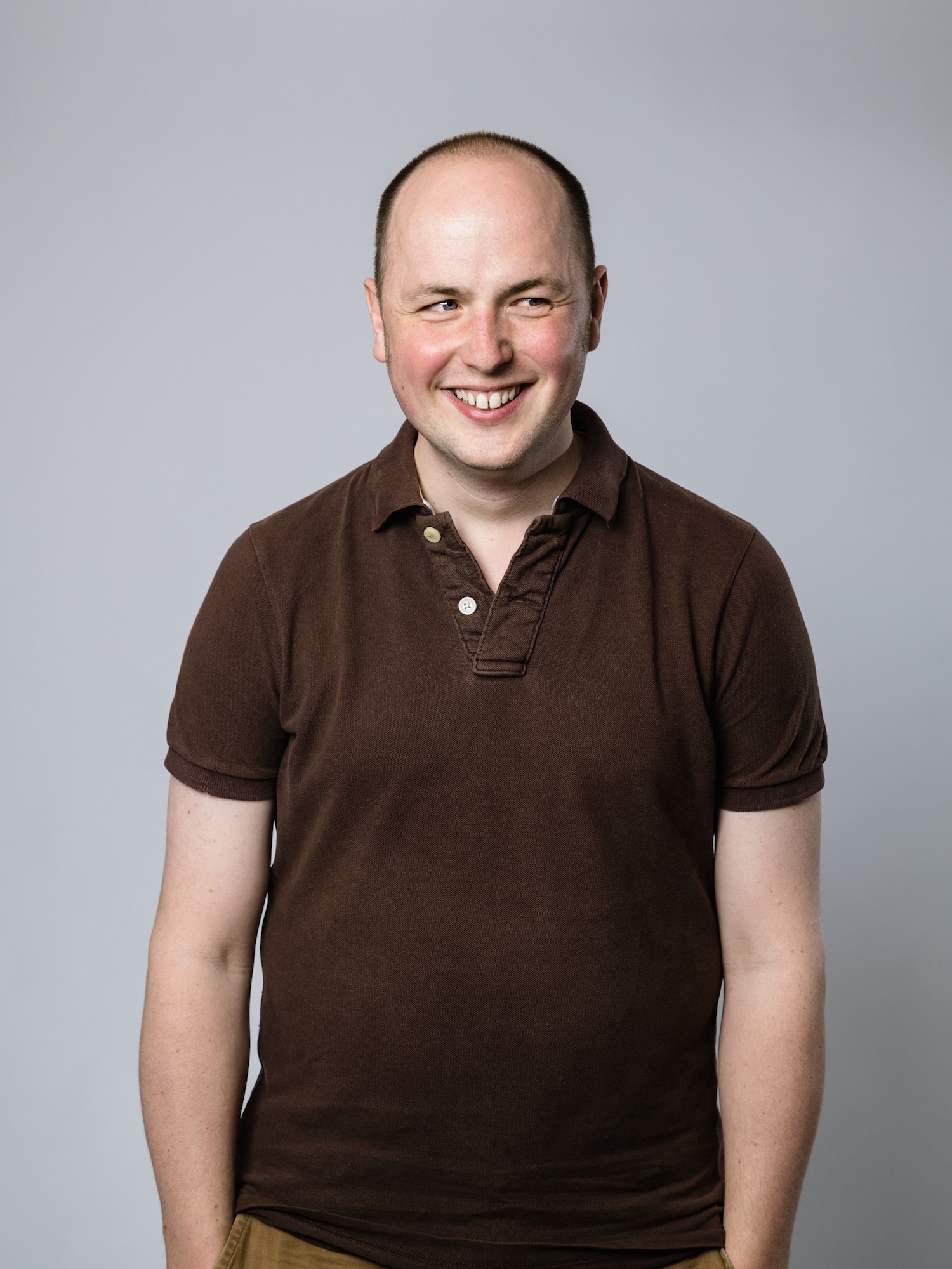 News: Comedian Tom Parry Trains Refugees To Do Stand Up